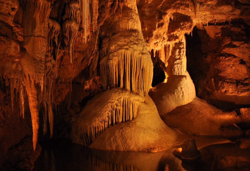 Partez à la découverte des plus belles grottes de France | KAYAK