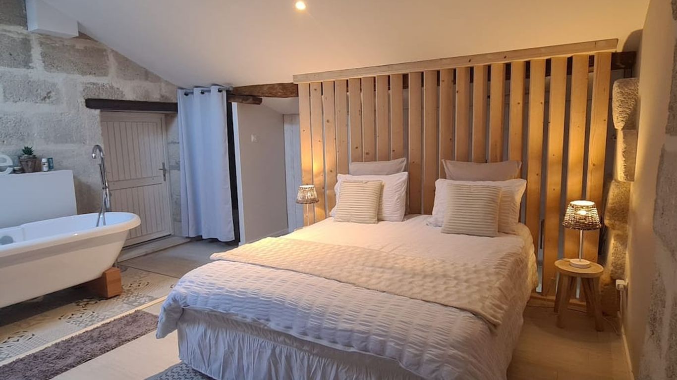 Lariviere à partir de 83 €. Chambres d'hôtes à Lugon-et-l'Île-du-Carnay ...